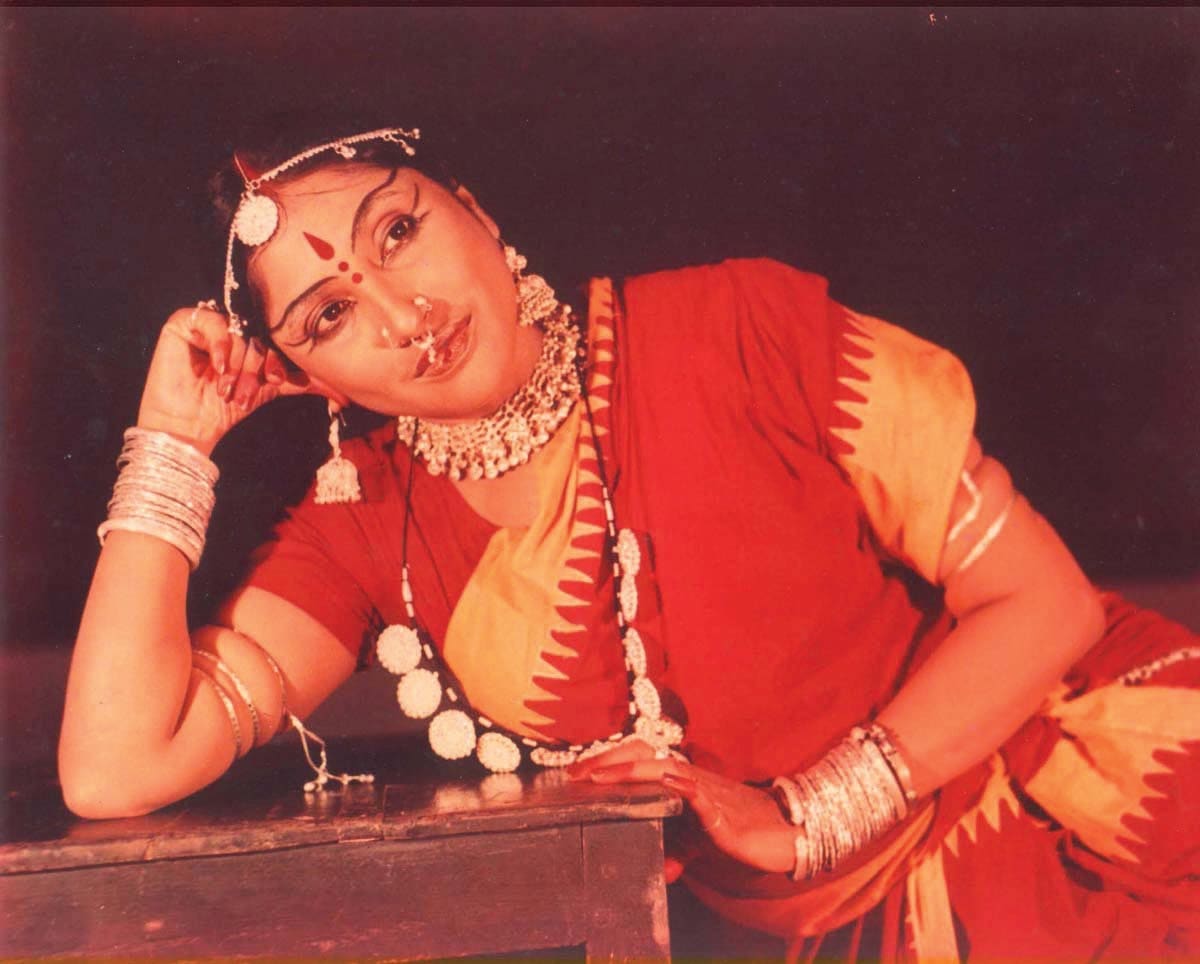 Shaoli Mitra: চুয়াত্তরে চলে গেলেন ‘বঙ্গবালা’ শাঁওলি মিত্র, বাংলা ...