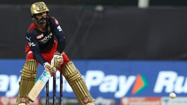 RCB vs DC: ২৮ রান ফিজের ওভারে, আবার বাংলাদেশি বোলারকে নিয়ে ছেলেখেলা ...