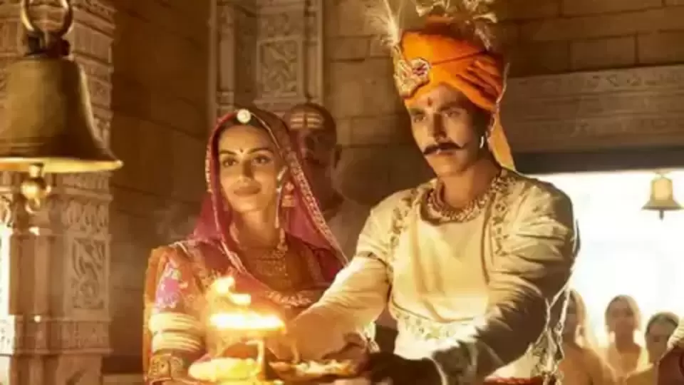 बॉक्स ऑफिसवर धोबीपछाड झाल्यावर अक्षयचा 'पृथ्वीराज' होणार ओटीटीवर प्रदर्शित