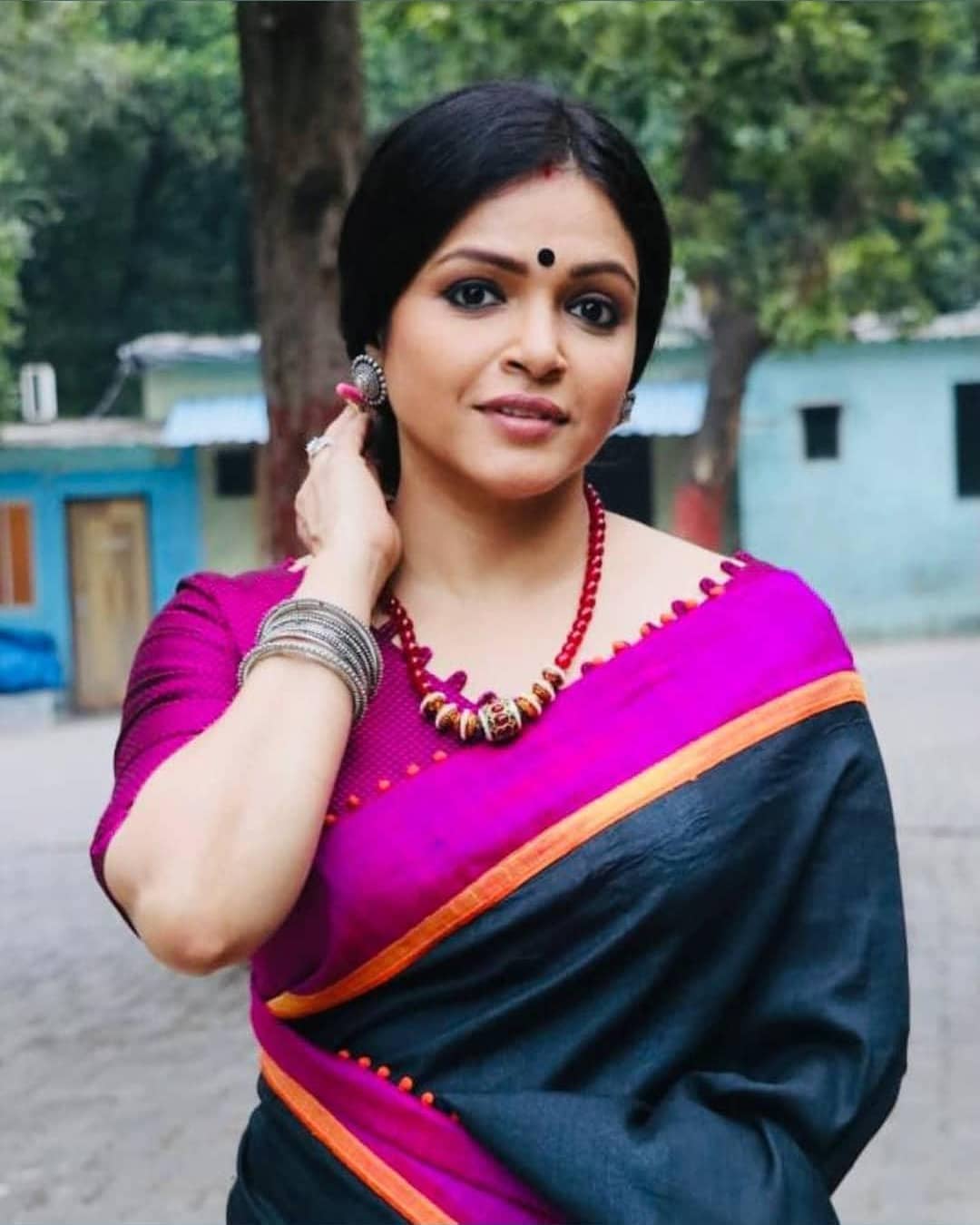 PHOTOS: कोण आहे अंकुश चौधरीची पत्नी? 'तू चाल पुढं'मधून करतेय पुनरागमन ...