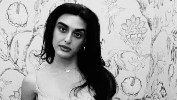 Khaled Hosseini's Daughter Haris: নামজাদা লেখকের মেয়ে জানালেন, তিনি ...