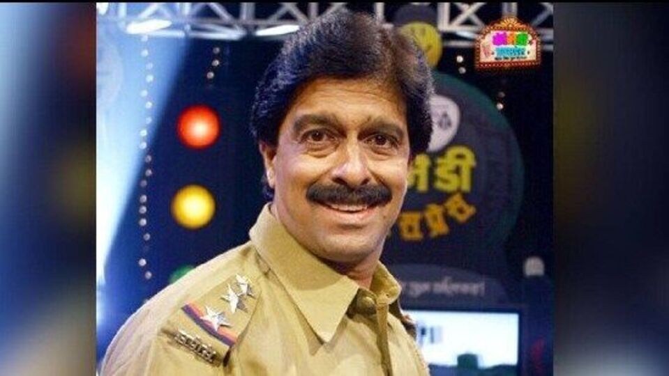 Pradeep Patwardhan: प्रदीप पटवर्धन ‘मोरुची मावशी’ नाटकाचं तिकीट ब्लॅकने ...