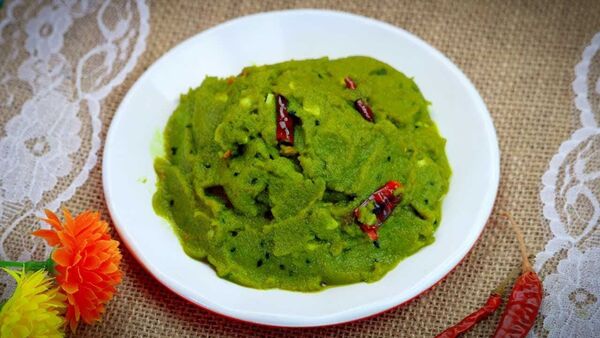 Jhinge Bharta: বেগুন, টমেটো ভর্তা তো খেয়েছেন, কিন্তু ঝিঙে ভর্তা ...