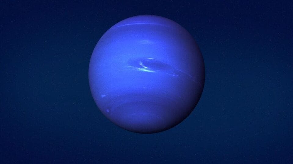 Neptune rings: नासाच्या JWST ने टिपले नेपच्यून ग्रहाचे आकर्षक छायाचित्र ...
