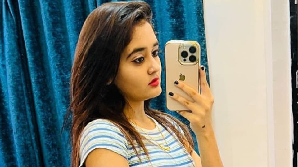 सगळा खटाटोप प्रसिद्धी अन् फॉलोअर्ससाठी; बिंदास काव्याचं बेपत्ता ...