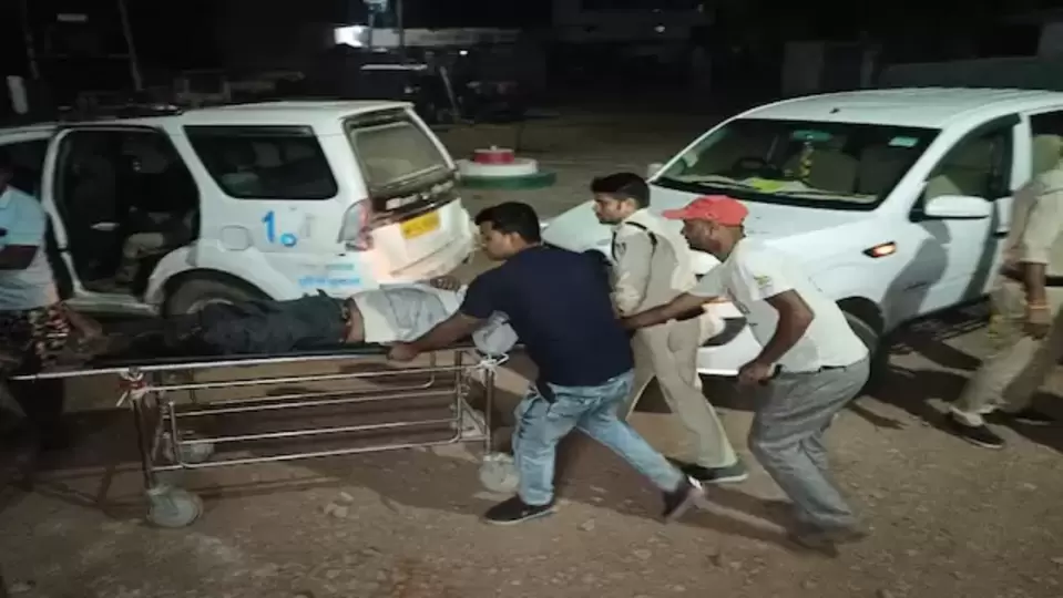 Bus Accident : दिवाळीला घरी जाणाऱ्या कामगारांवर काळाचा घाला; बस अपघातात १४ जणांचा मृत्यू, ४० जखमी