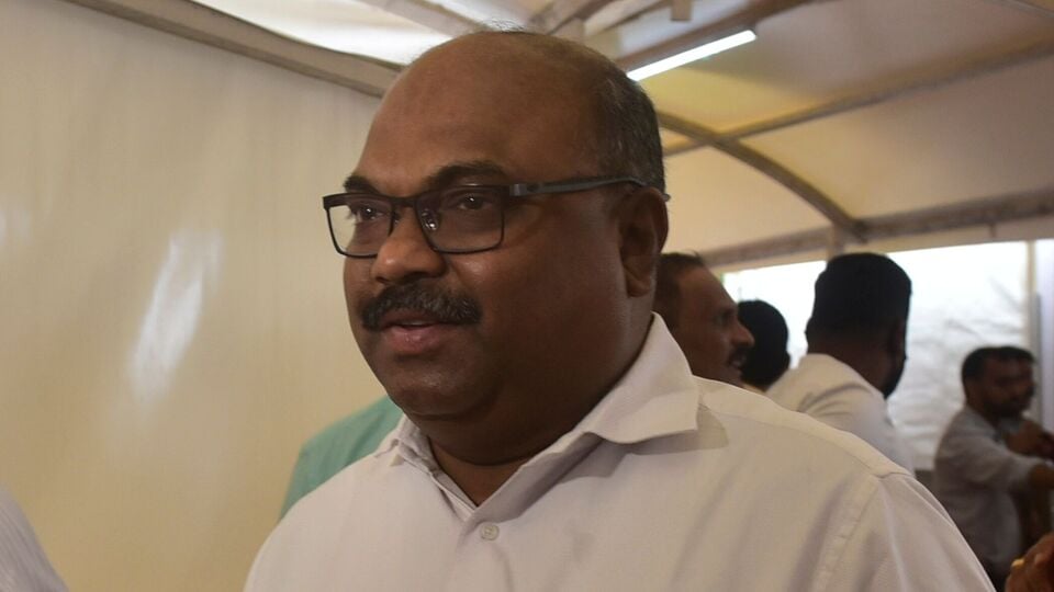 Anil Parab: अनिल परब यांच्या अडचणी वाढणार, न्यायालयाने बजावले समन्स