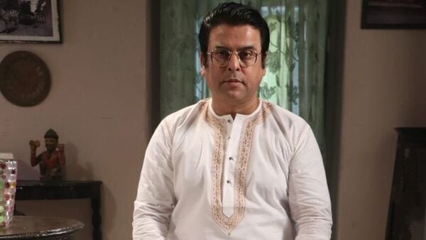 Debdut Ghosh: 'সবাইকে নিয়ে ভালো থাকা', প্রেমের কোন নতুন রূপ ধরা পড়ল ...