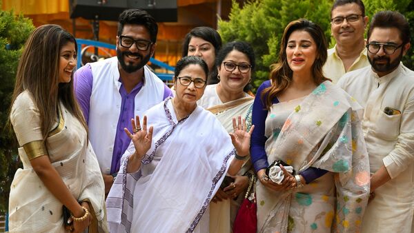 Mamata Banerjee Ganga Arati: কলকাতায় গঙ্গা আরতি উদ্বোধনে মুখ্যমন্ত্রী ...