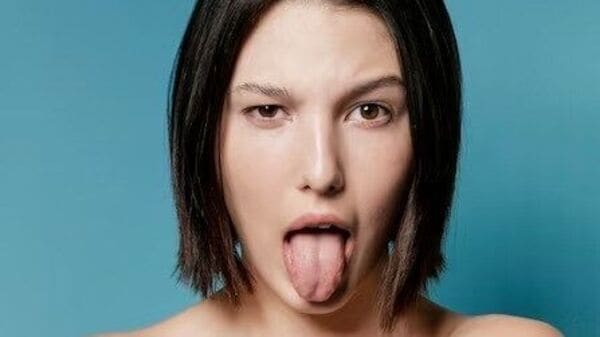 Yellow Tongue: জিভ হলুদ নয় তো? কিছু মারাত্মক রোগের লক্ষণ হতে পারে এই ...