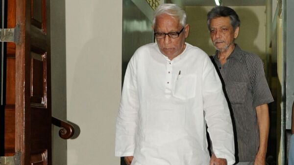 Prakash Karat on Buddhadeb Bhattacharya: 'পাঞ্জাবি পরা এক যুবক টেবিলে ...