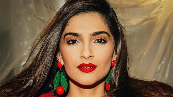 Sonam kapoor: ‘পরের বছরের শুরুতেই…' মাতৃকালীন ছুটি কাটিয়ে অবশেষে ...