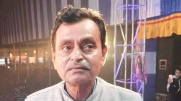 Swapan Debnath: বিনা হেলমেটে বাইক চালানোর জন্য ওঠ-বস, ‘অভিভাবকের মতো কাজে’ স্বপনের পাশে TMC ...