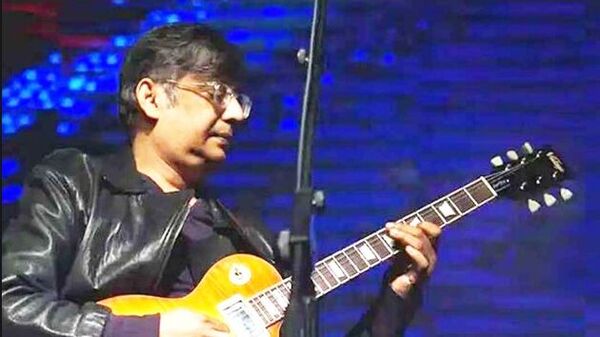 Guitarist Piklu: শিল্পের হাত ধরেই পৃথিবীকে বিদায় জানালেন! গিটার বাজাতে ...
