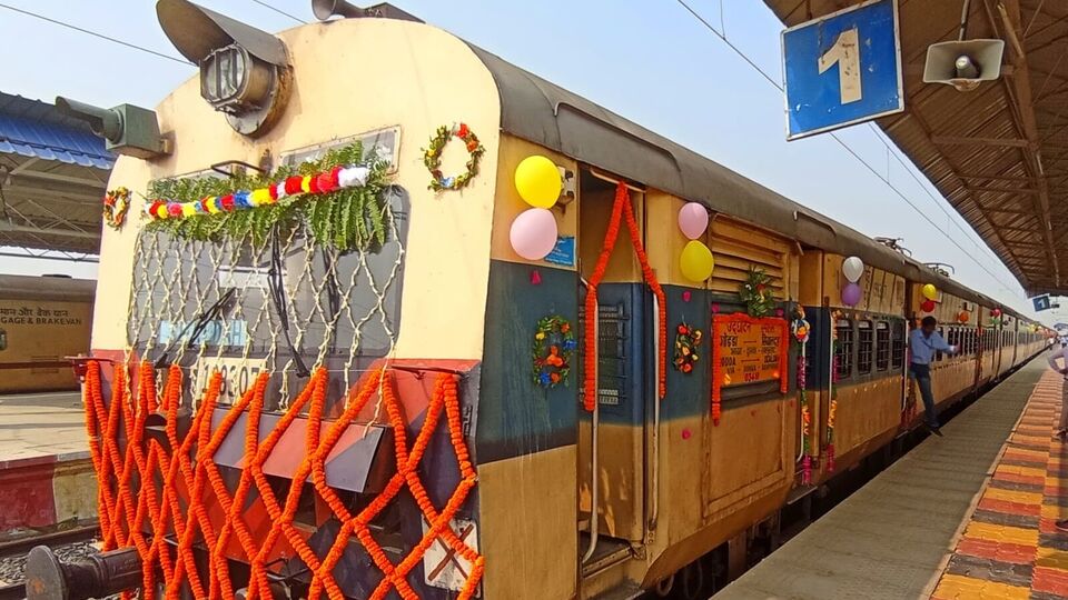 Purulia-Howrah Memu Train Timetable: মসাগ্রাম-সহ ৫০ স্টেশনে দাঁড়াবে ...