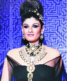 Running after kids keeps me fit: Raveena | Fashion Trends