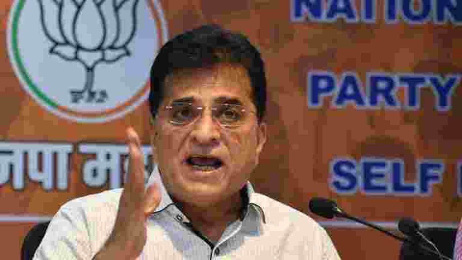‘Fight from front’: BJP leader to Sharad Pawar after Dhananjay Munde ... ‘Fight from front’: BJP leader to Sharad Pawar after Dhananjay Munde ...
