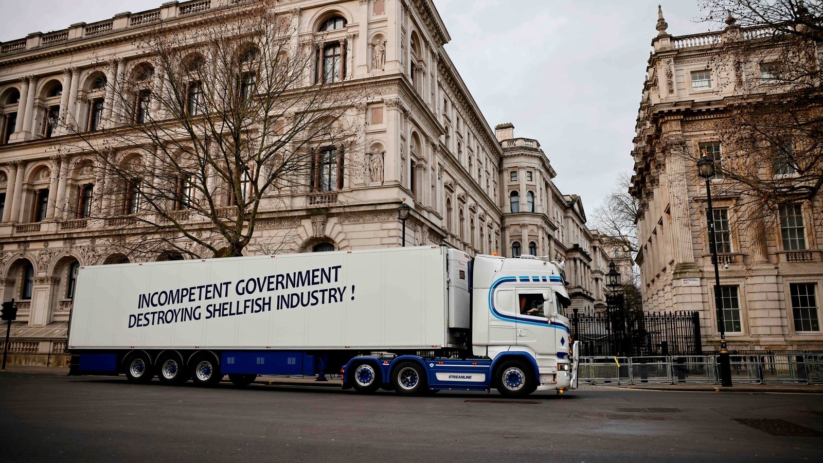 'Brexit carnage': Shellfish lorries stack up near Downing Street ...