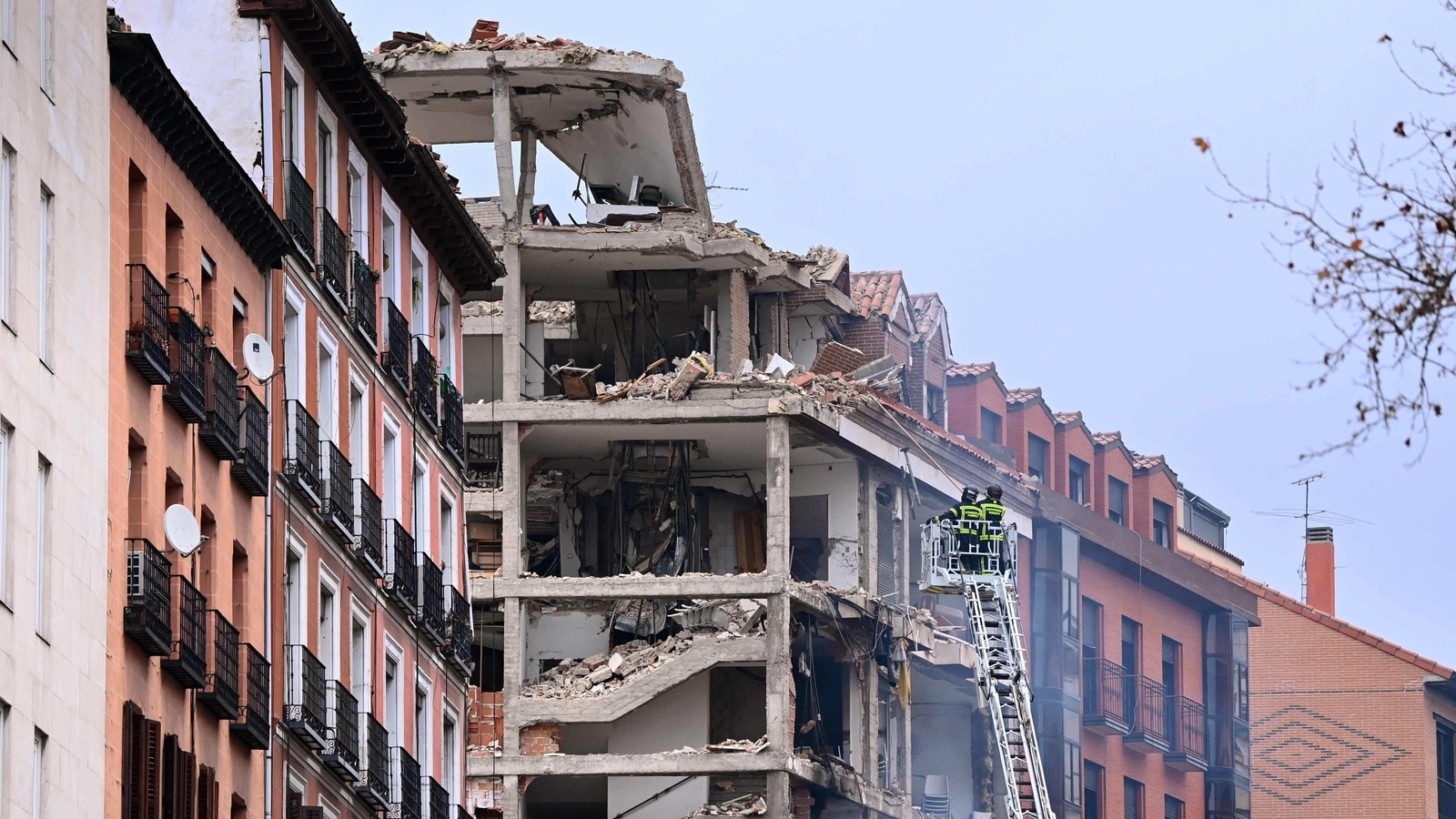 Madrid blast: Mayor says 2 people dead, explosion apparently linked to ...