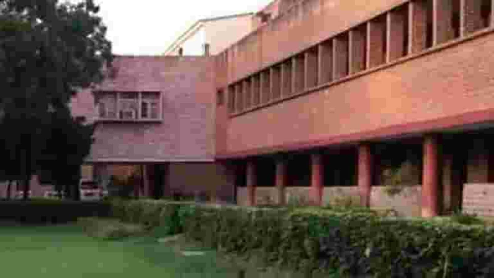 Miranda house college sets up library for visually impaired - Hindustan ...