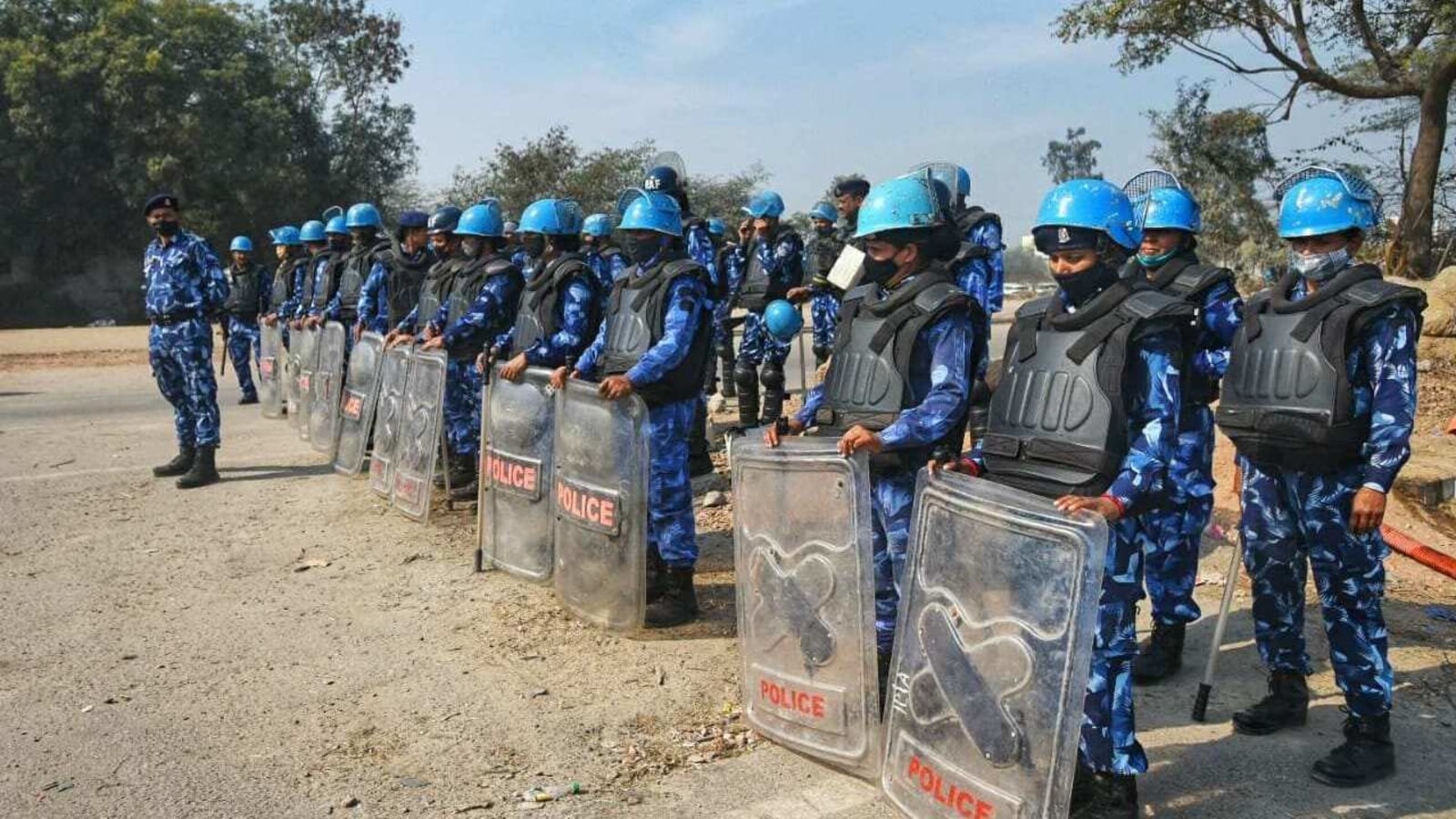 Farmers' protest: Day after violence, Singhu border turns into fortress ...