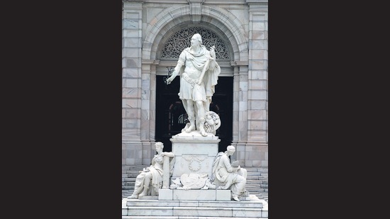 Treasure island: Take a tour of the Victoria Memorial museum as it ...
