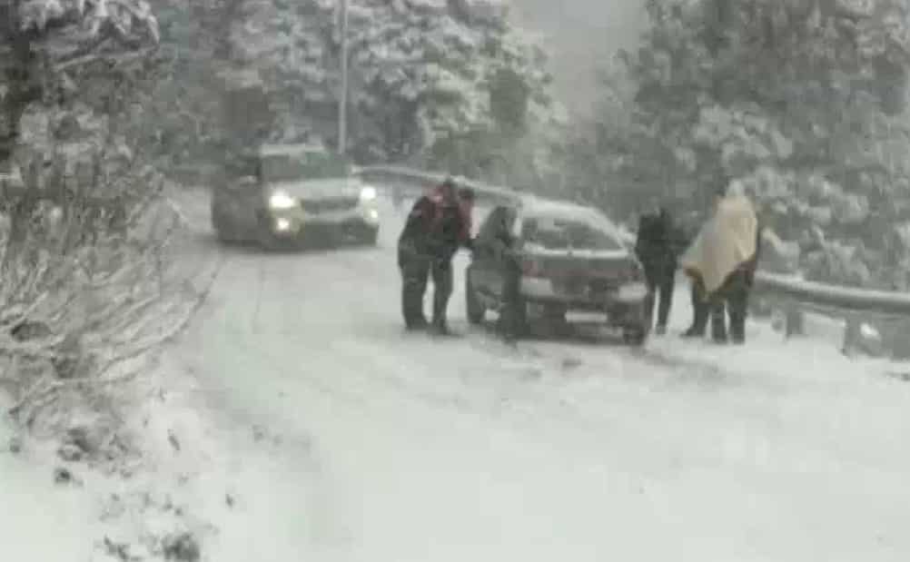 In Photos: Mussoorie witnesses pristine snowfall - Hindustan Times