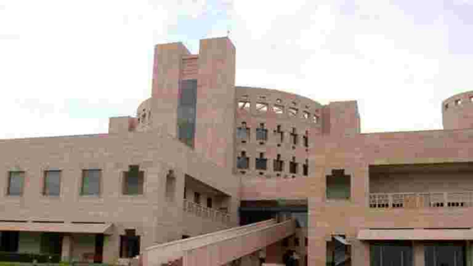 ISB secures 23rd position in FT Global MBA Rankings 2021 | Hindustan Times