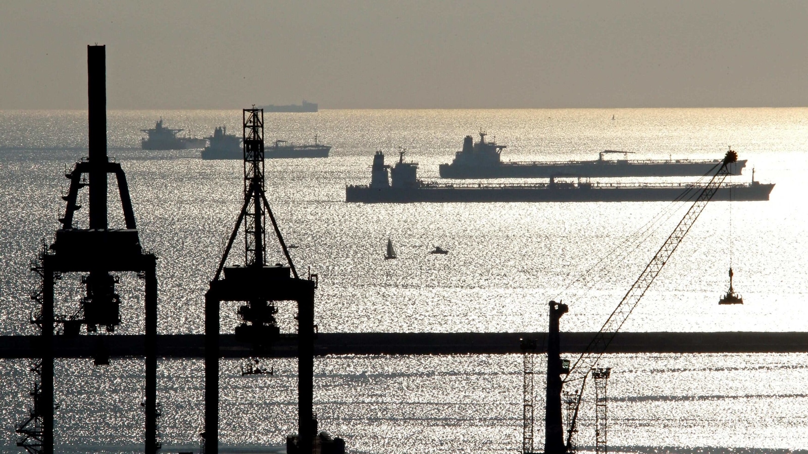 Brent oil extends advance toward $60 on tightening global supply ...