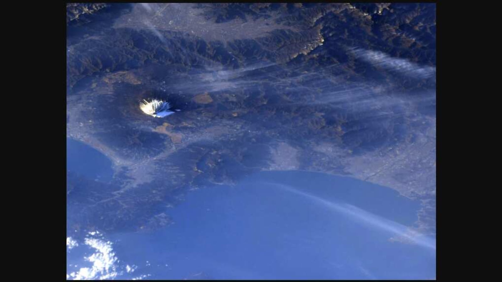 Astronaut shares picture of Japan's Mount Fuji taken from space | Trending