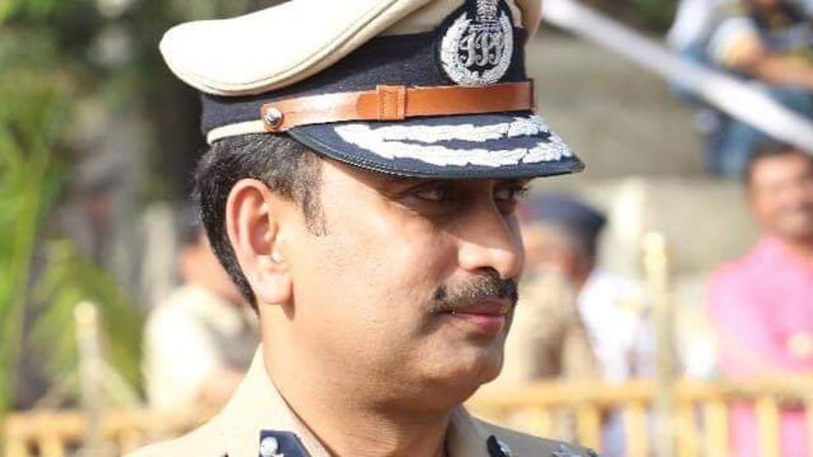 Fake social media account of Maharashtra IPS officer created to extort ...