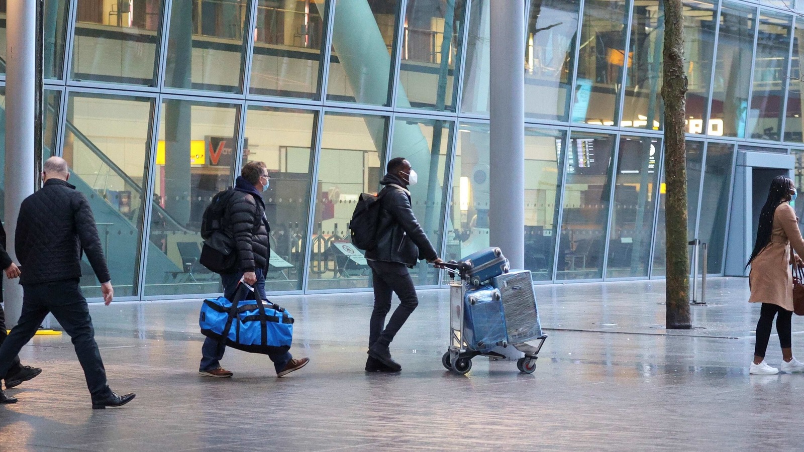 UK rolls out hotel quarantine for 'high risk' country returnees | World ...