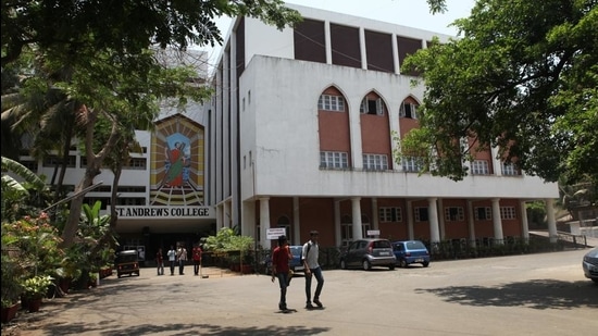 Mumbai: Amid Covid-19 pandemic colleges, alumni help students pay their ...