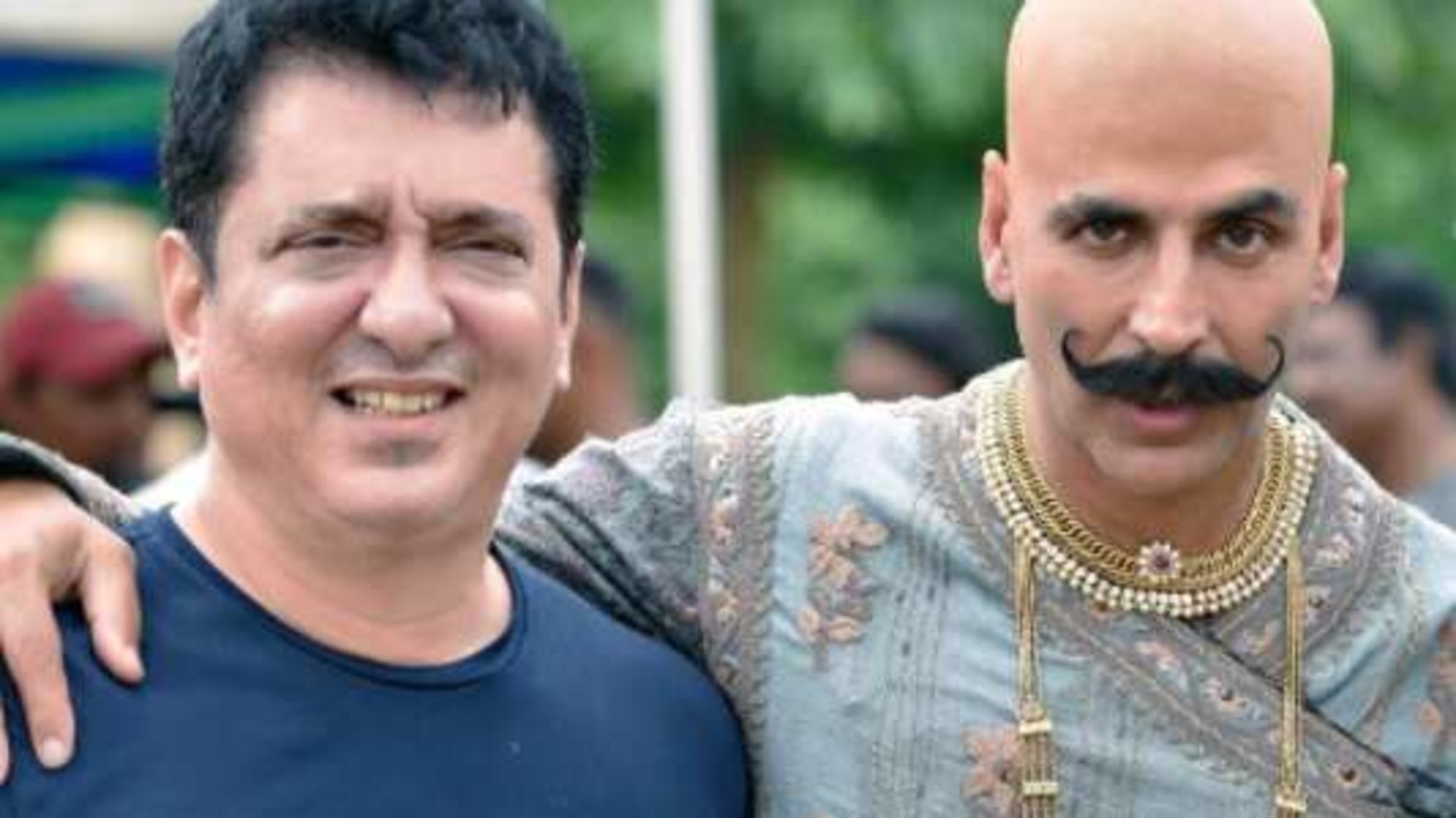 Akshay Kumar wishes abundance of wealth to the man who literally pays ...