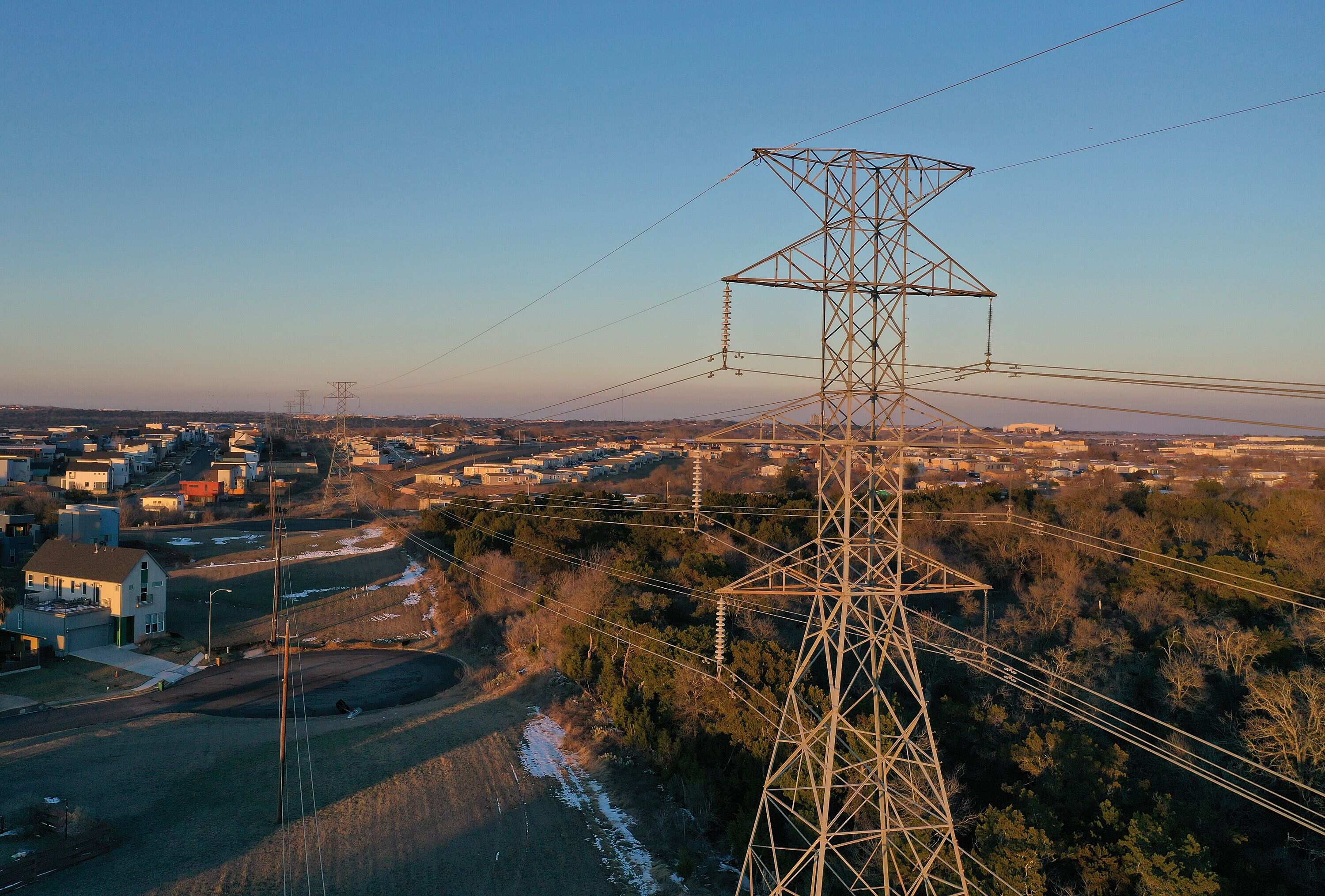 Texas reels from power outage: Impact in pics | World News - Hindustan ...