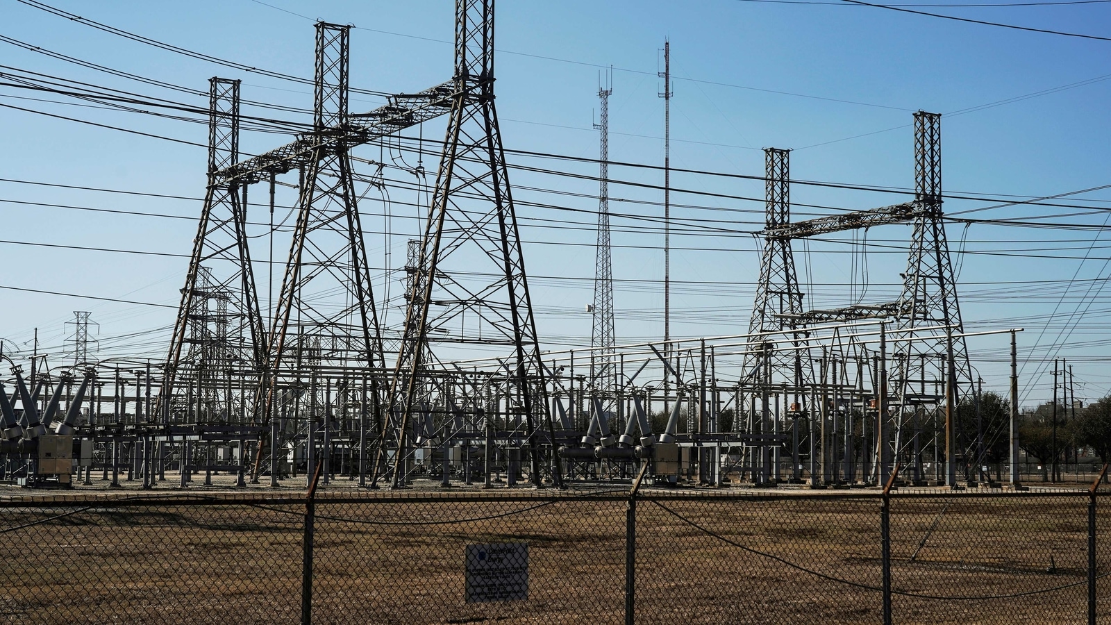 Power failure: How a winter storm pushed Texas into crisis | World News