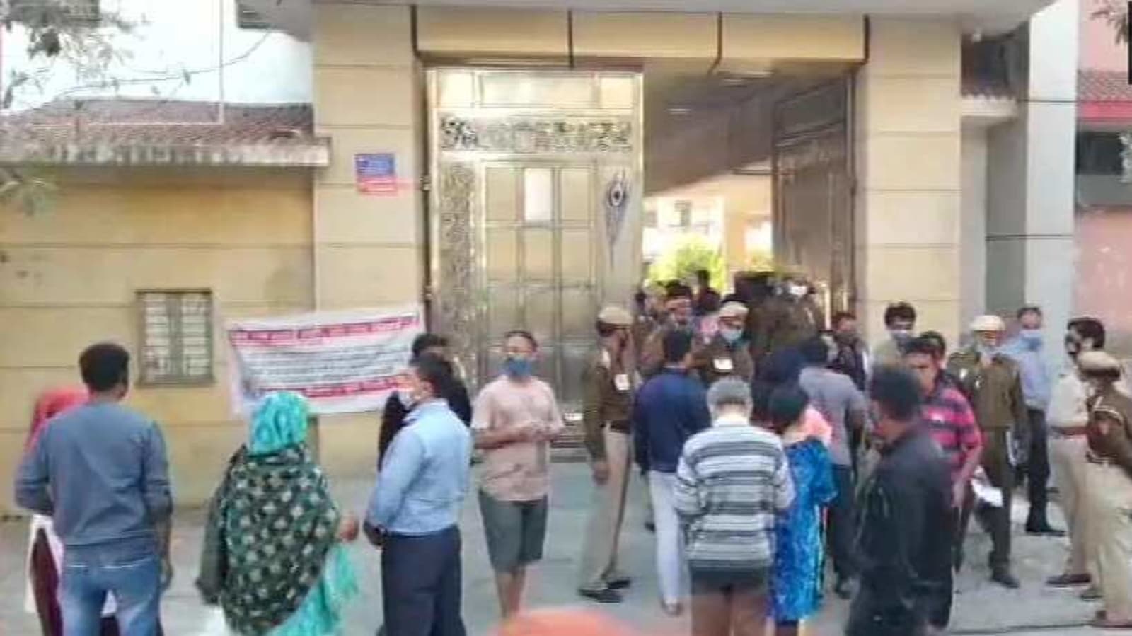 Delhi municipal by-polls: Voting underway at 5 MCD wards | Hindustan Times