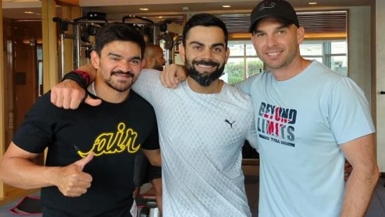 India vs England: Virat Kohli shares picture with boys who make his ...