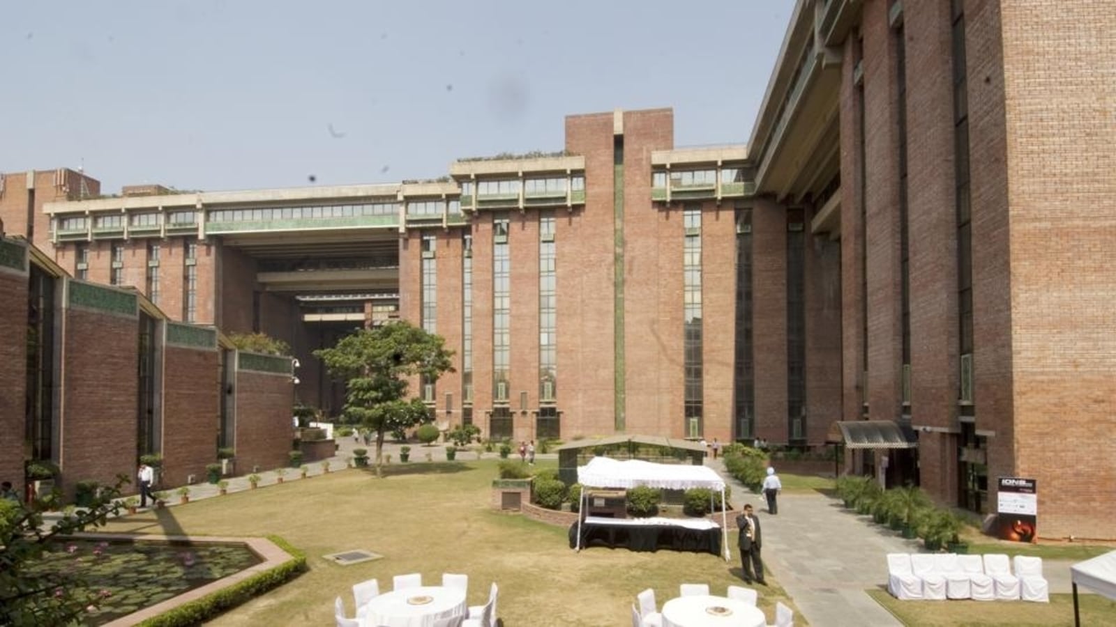 Focus on vertical growth, Delhi needs to protect modern heritage ...