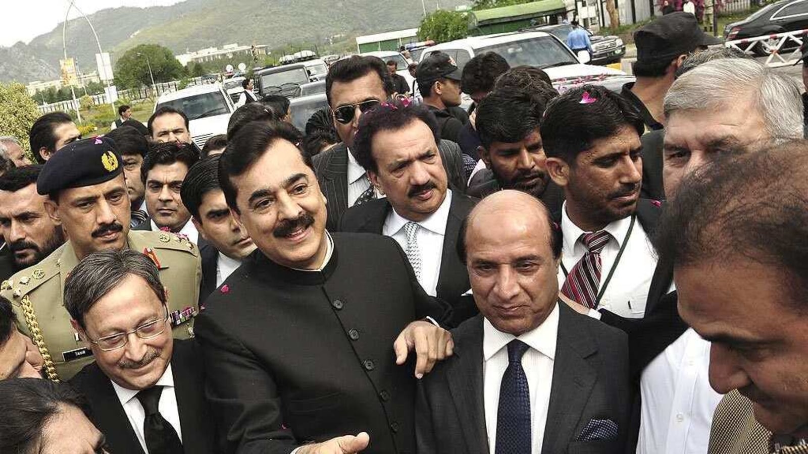 Ex-PM Gilani's party defeats Pak PM Imran Khan's candidate in senate ...