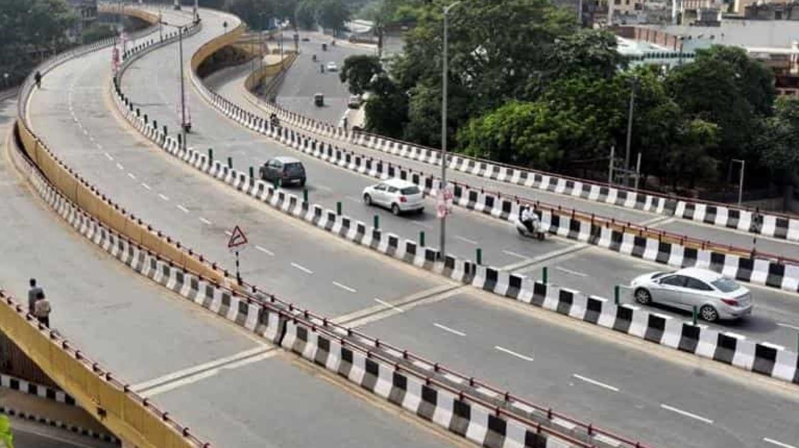AAP smells a scam in Rani Jhansi flyover delay; baseless, charge, says ...