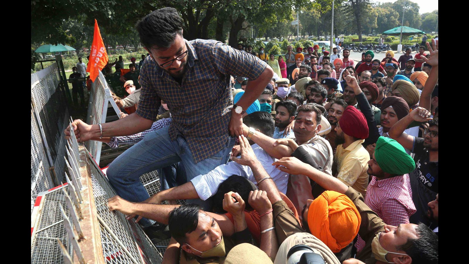 PU student bodies protest, want campus to reopen | Hindustan Times