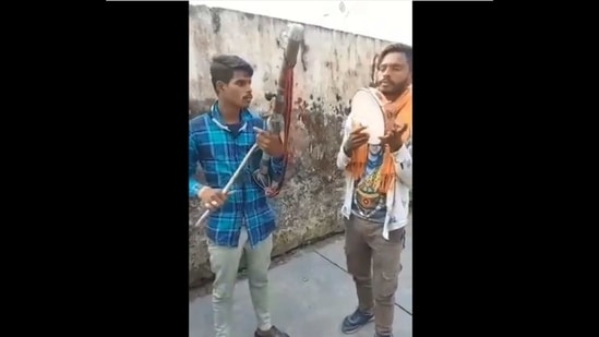 PM Narendra Modi shares amazing video of folk singers, tweets ‘bahut ...