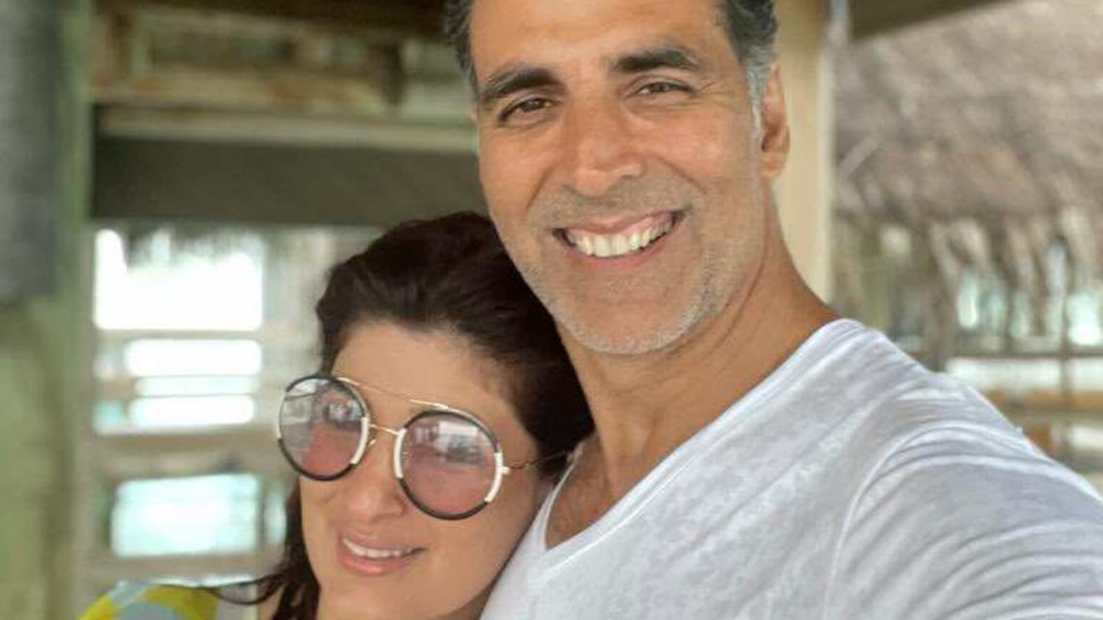Akshay Kumar and Twinkle Khanna show their 'happy faces' in romantic ...