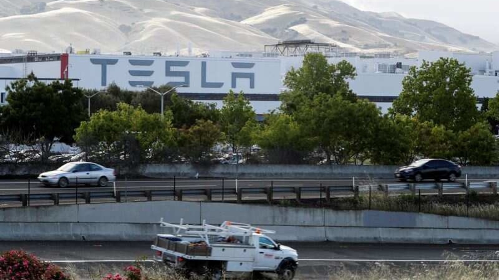 Fire at Tesla's Fremont factory under control, no injuries reported ...