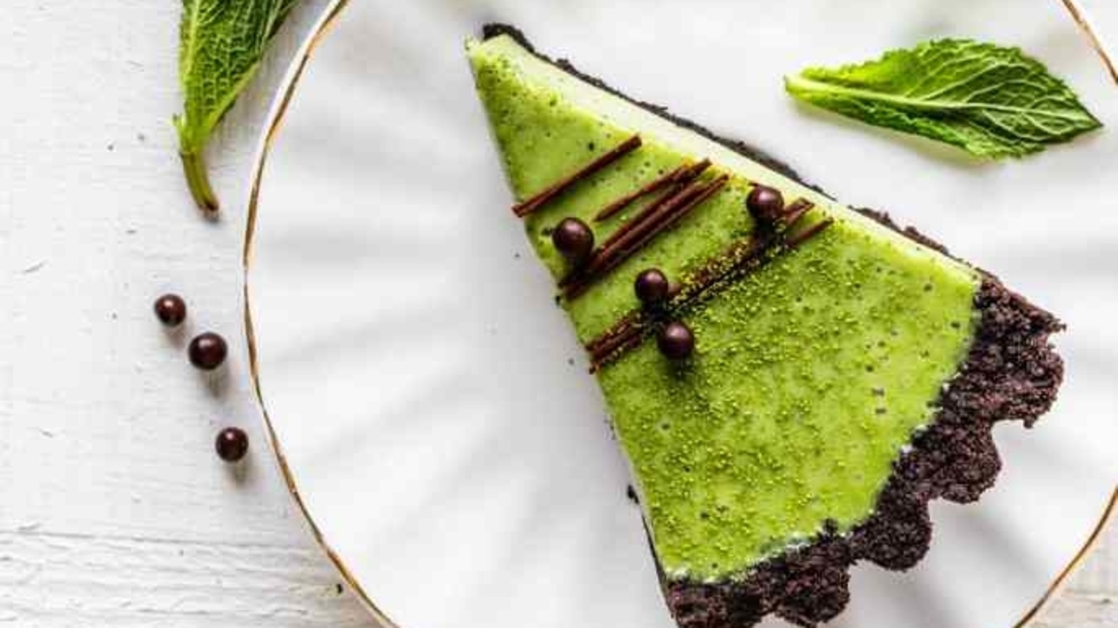 Reinvent boring desserts with this delicious, no bake Matcha Oreo Pie ...