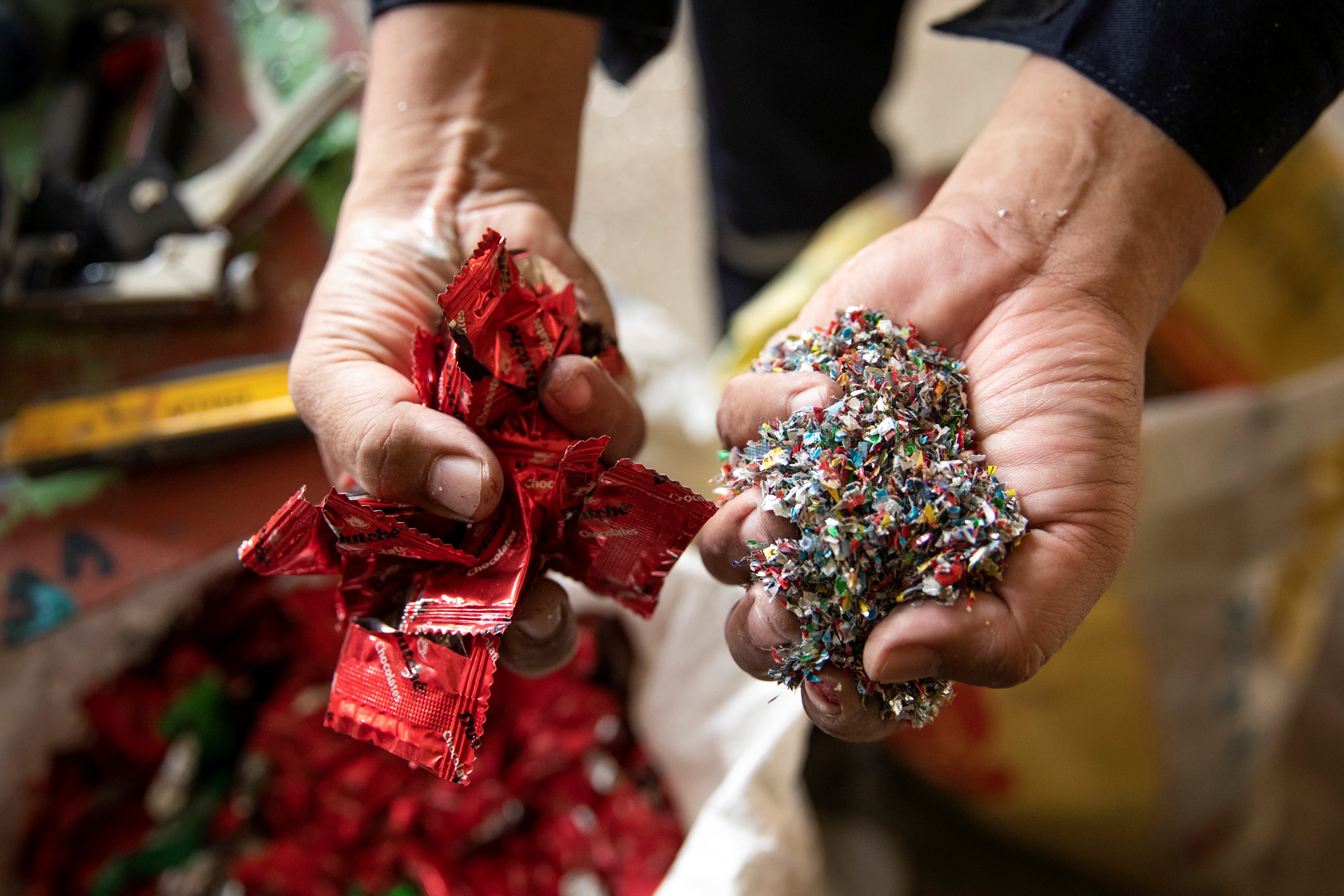 Artist in Philippines fights waste by creating artworks using recycled ...