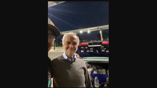Former student raises $27,000 for 77-year-old teacher living in car ...