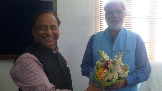 Prof AK Singh takes charge as new VC of Rajju Bhaiya State varsity ...