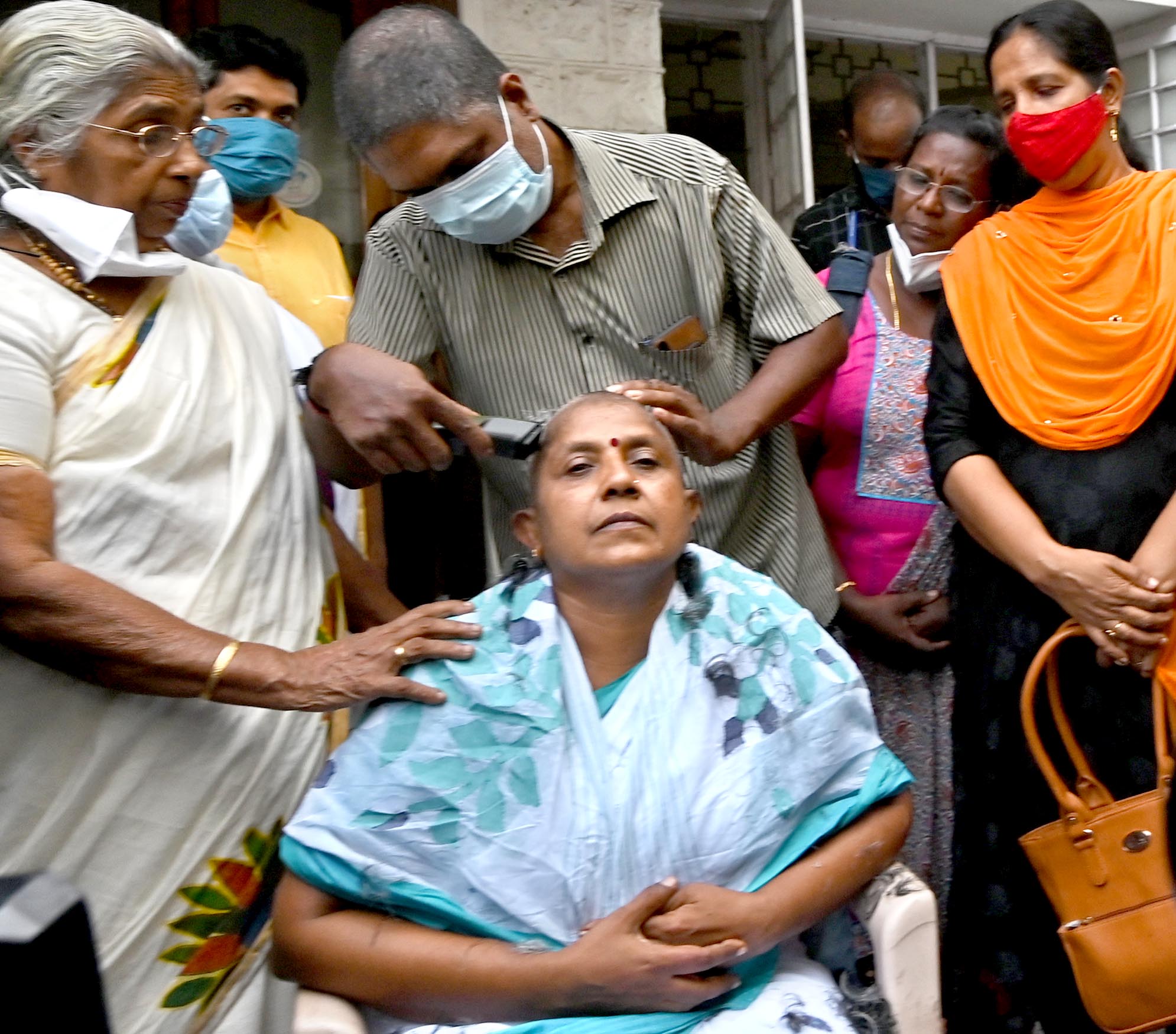 Kerala polls: Denied ticket, Mahila Congress chief tonsures head ...